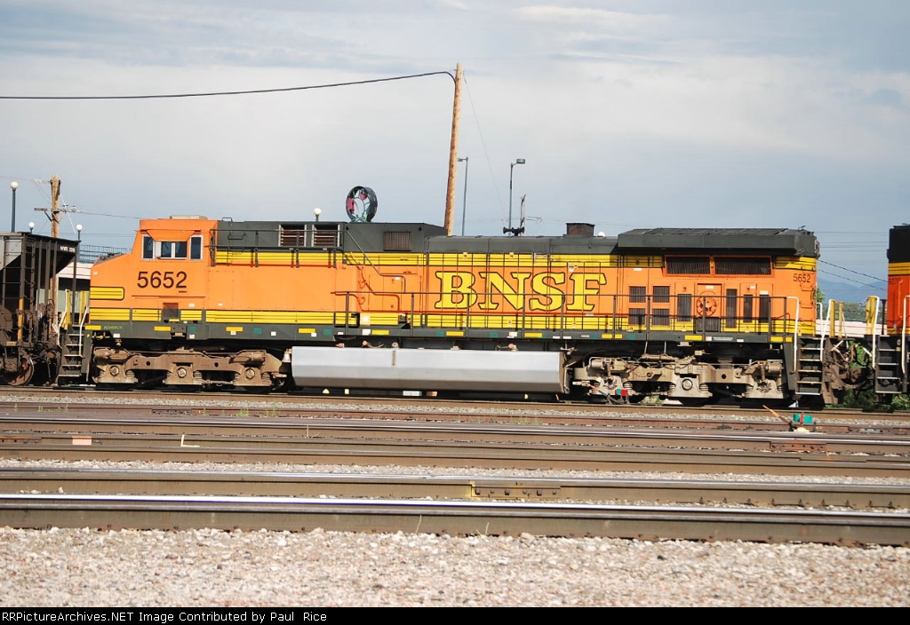 BNSF 5652
